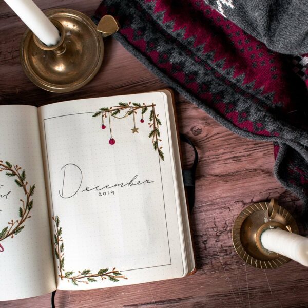 34 Stunning Christmas December Bullet Journal Ideas - The Planner Addict